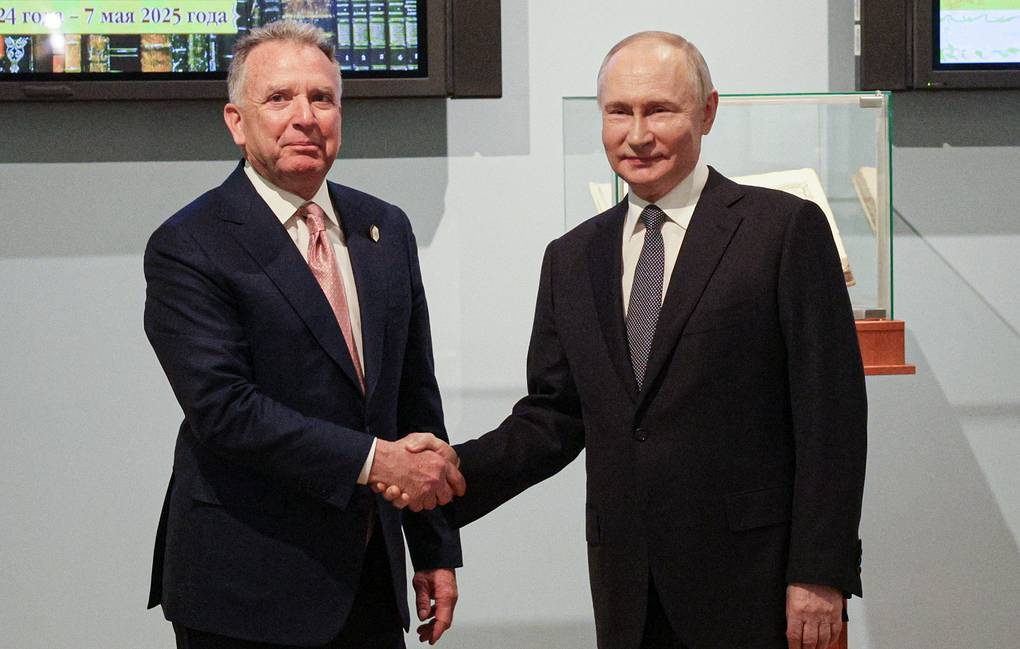 Poutine entame une réunion avec l’envoyé spécial américain — Kremlin ...